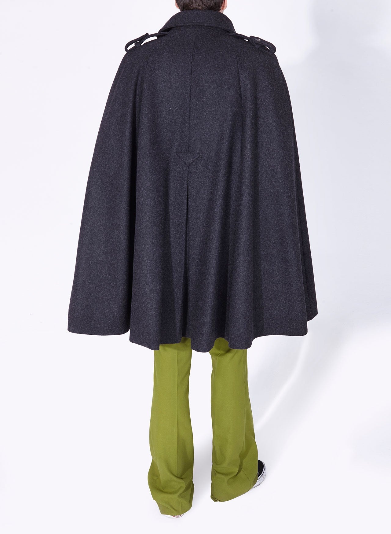 Port Trench Cape Charcoal | Seseña Capes 1901