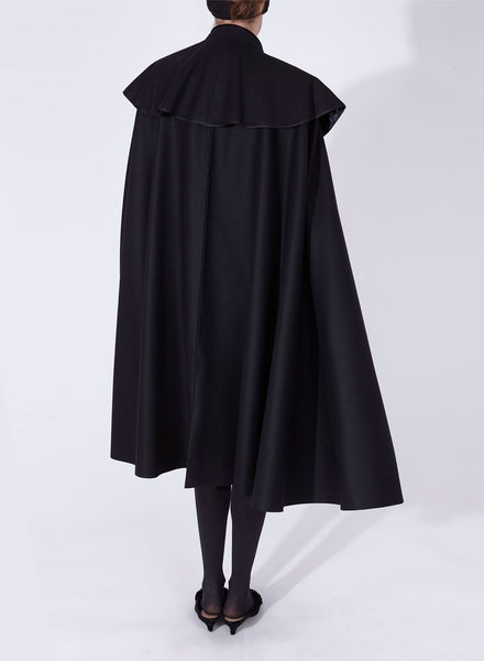 Paloma Cape Black | Seseña Capes 1901